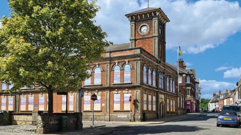 £12m regeneration of Lowestoft town hall due to start next month - BBC News