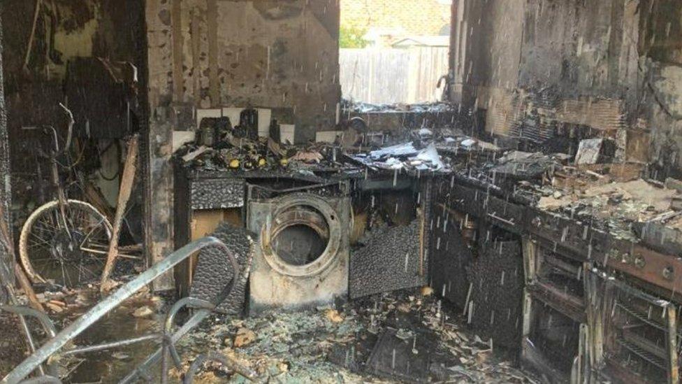 Basingstoke fire: People ignore cordon to film house blaze on phones ...