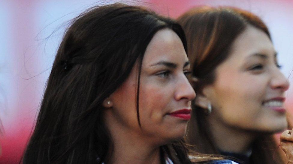 Ryan Giggs drops bid to ban media from court battle - BBC News