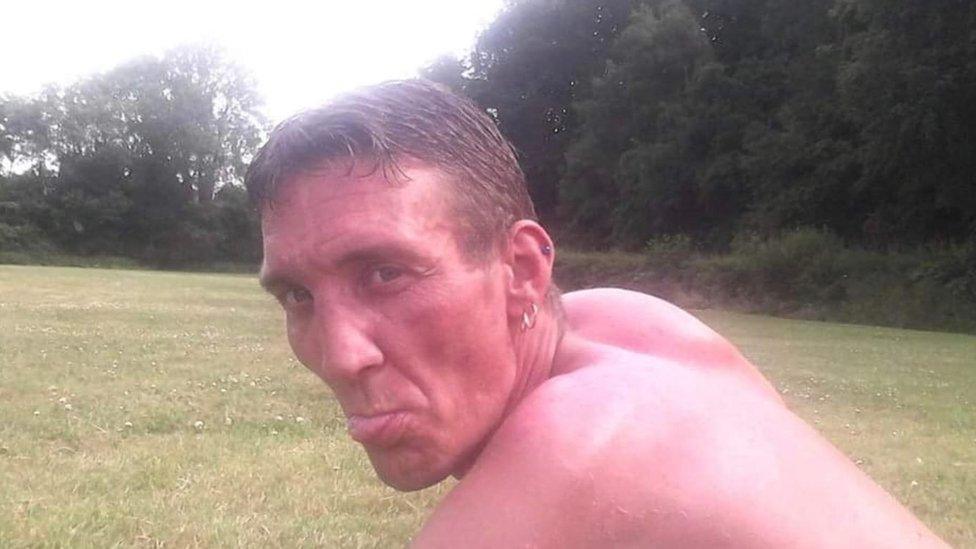 Wisbech man stabbed with scissors during argument, inquest hears - BBC News