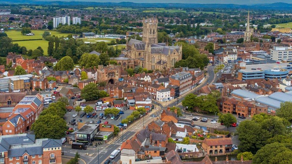 Worcester high street revamp enters final phase - BBC News