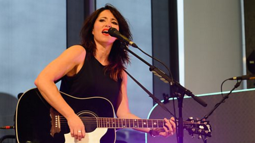 KT Tunstall to perform with BBC Scottish Symphony Orchestra - BBC News