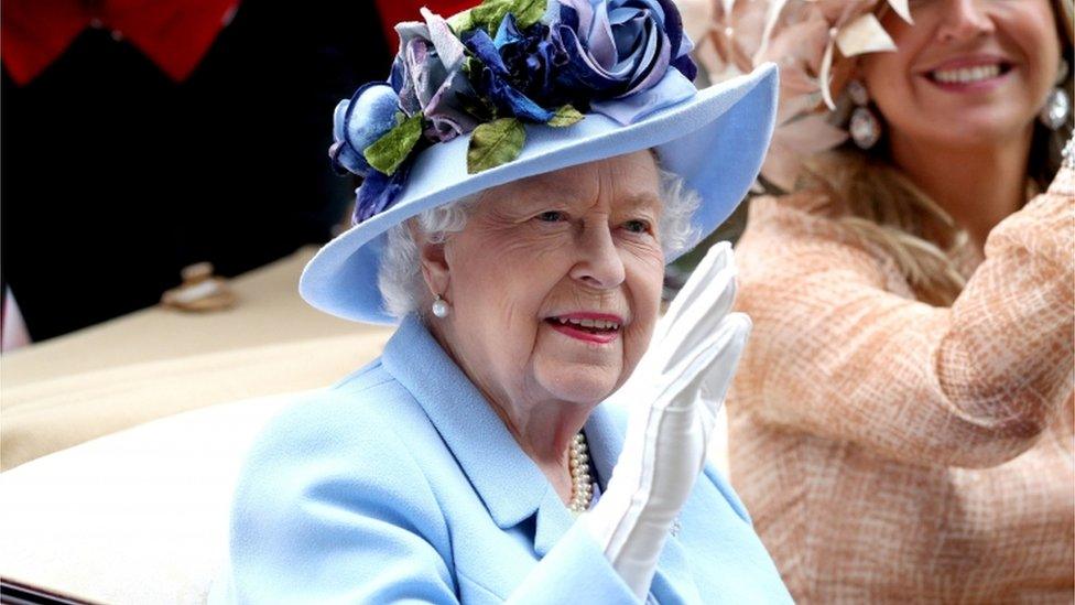 Royal Ascot: Day one in pictures - BBC News