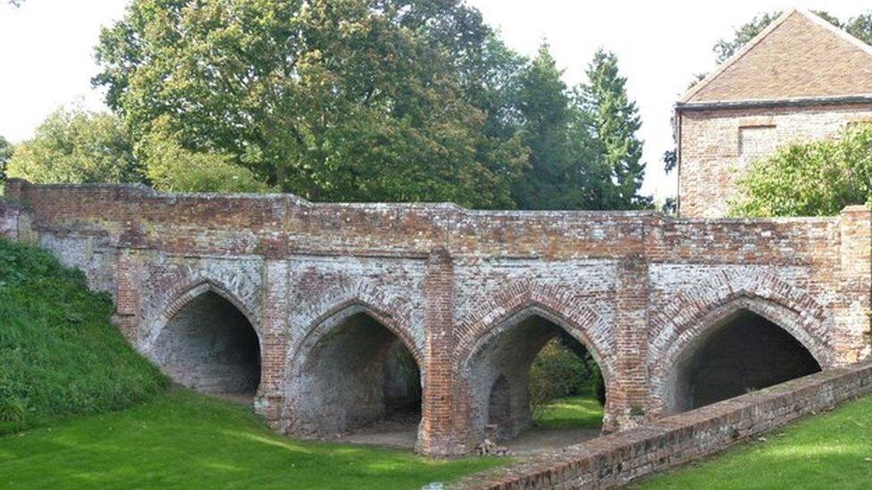 Essex's Hedingham Castle awarded £117,000 for urgent repairs - BBC News