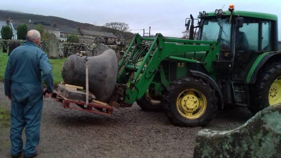 Brough Church bells leave tower after 500 years - BBC News