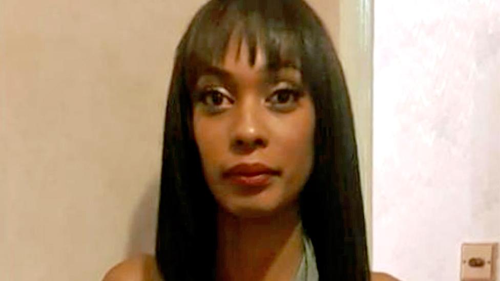 Kelly Mary Fauvrelle: Pregnant stabbing victim's baby dies - BBC News