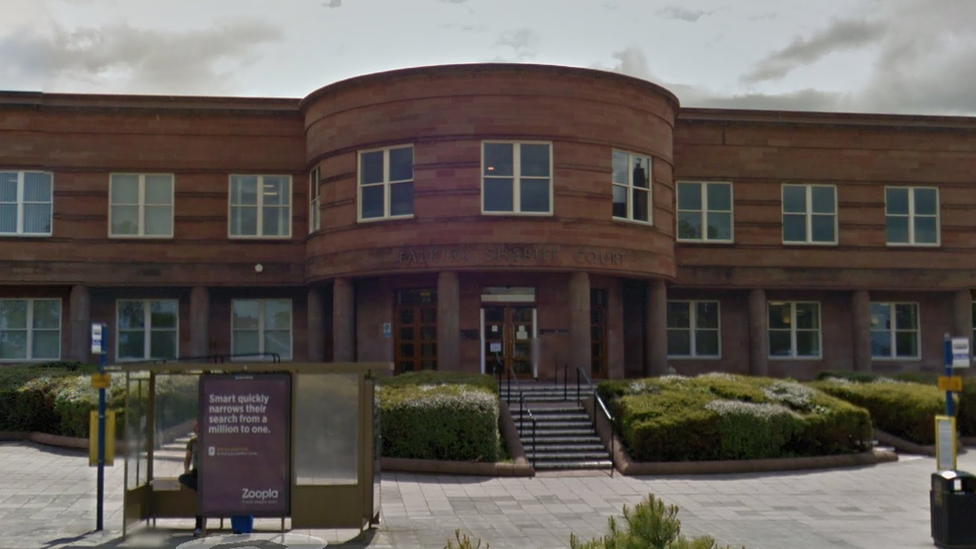 Golf buggy drink-driver Colin Peat fined - BBC News