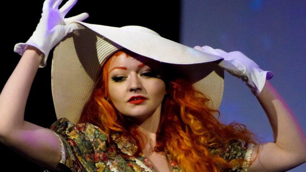 Bishop Auckland teen Zoe Waters wins in Newcastle - BBC News