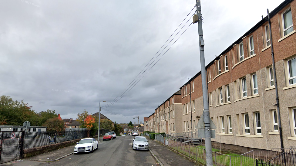 Man, 34, charged after hazardous material found in Glasgow flat - BBC News