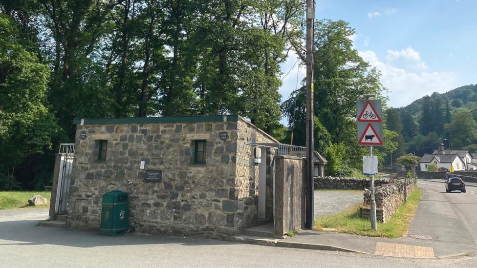 Cwis: Ar y radio - BBC Cymru Fyw