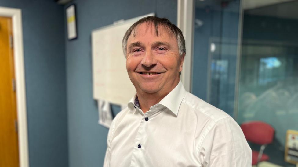 Guernsey charities call for more 'career volunteers' - BBC News