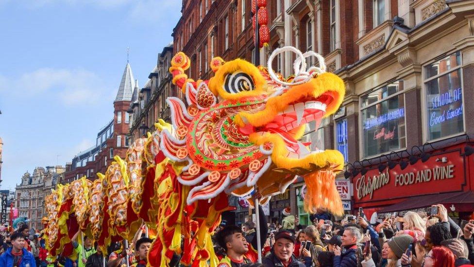 Lunar New Year: Year of the Dragon celebrated around the world - BBC ...