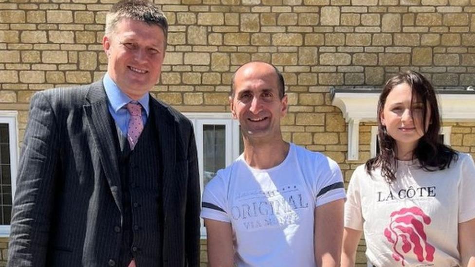 New Devizes homes approved despite local opposition - BBC News