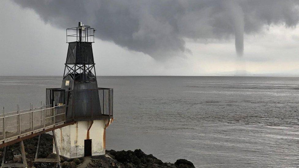 Impressive waterspout spotted in Bristol Channel - BBC Weather