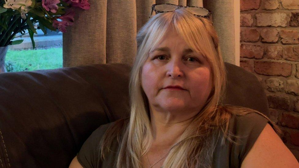 Peter Baglin: Wife's plea after grandad 'vanishes' on canal walk - BBC News