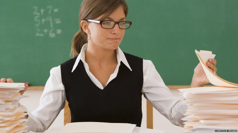 Many teachers 'working 60-hour week' - BBC News