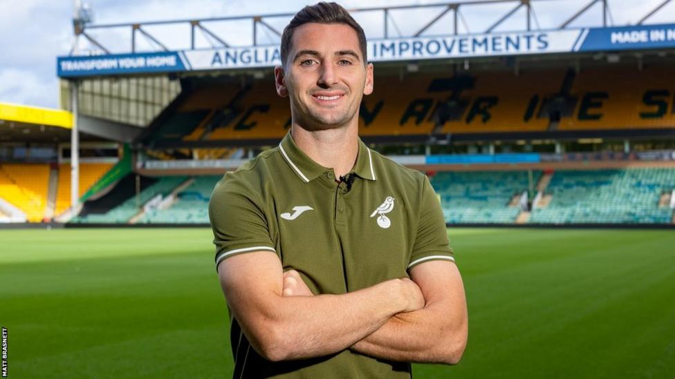 Kenny McLean: Scotland international agrees extended deal with Norwich ...