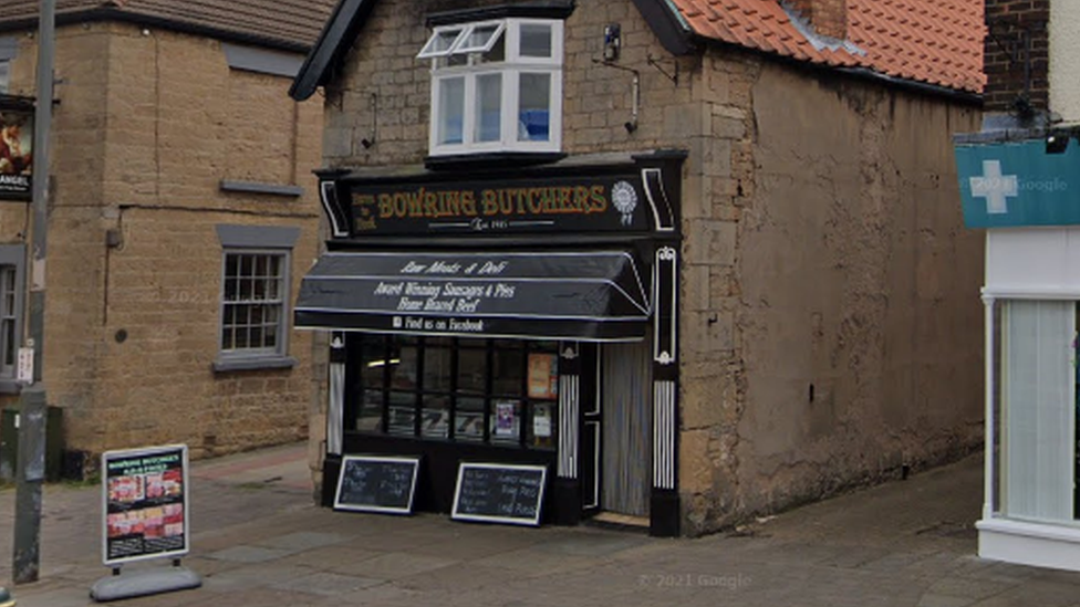 Mansfield: Former butcher fined after listeria found at shop - BBC News