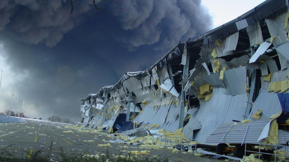 Photos from inside Buncefield explosion captured by firefighter - BBC News