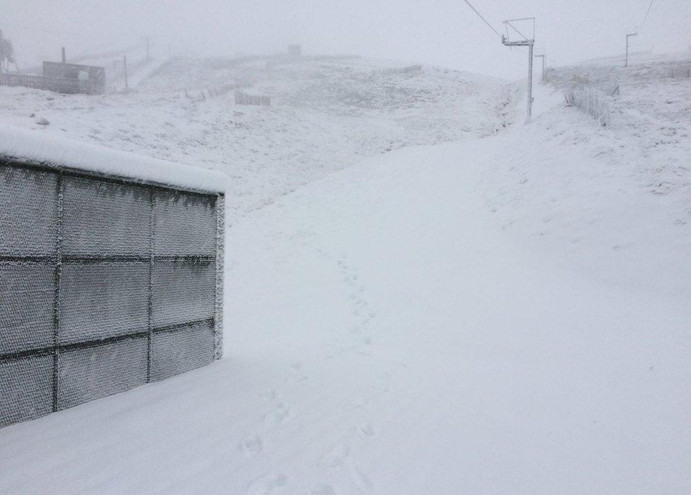 Snowy scenes in Scotland's hills - BBC News
