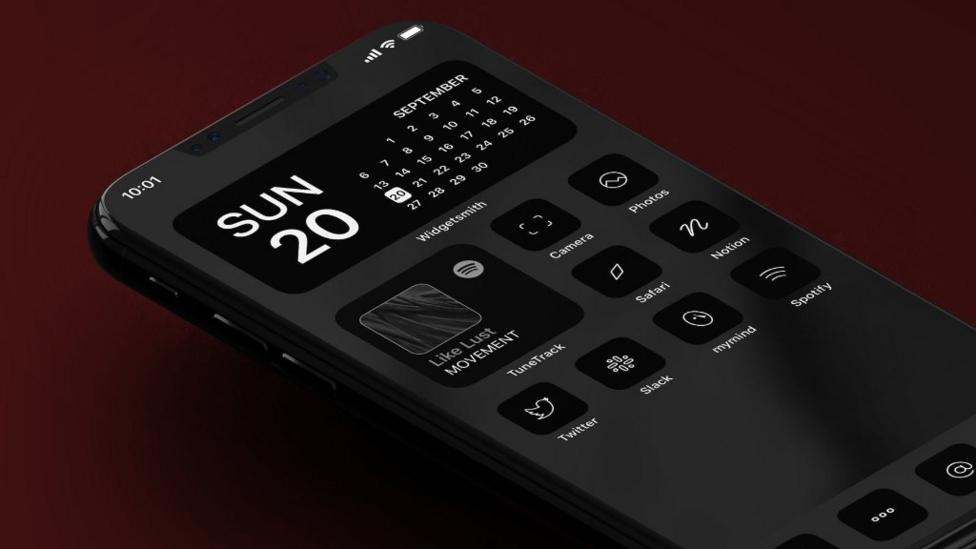 Designer makes £77,000 from iPhone icons in a week - BBC News