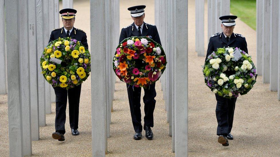 Hero Met PC Liz Kenworthy retires on anniversary of 7/7 attacks - BBC News