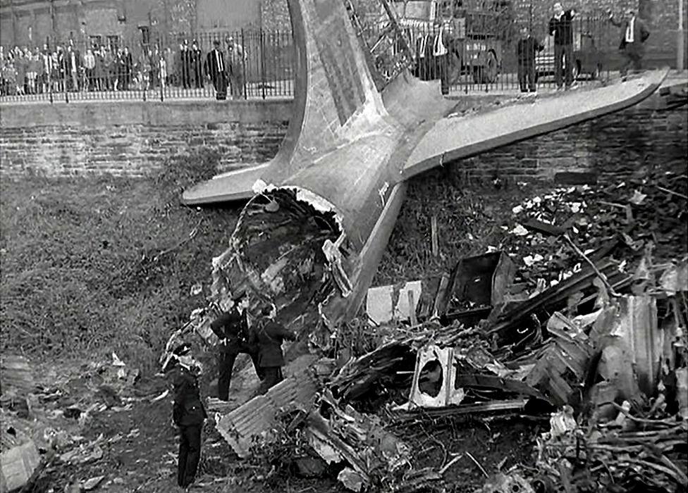 Stockport air disaster: The holiday flight that ended in catastrophe ...