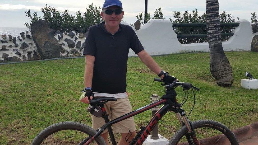 Gary Dean murder: Scott and Carol Dawson jailed for life - BBC News