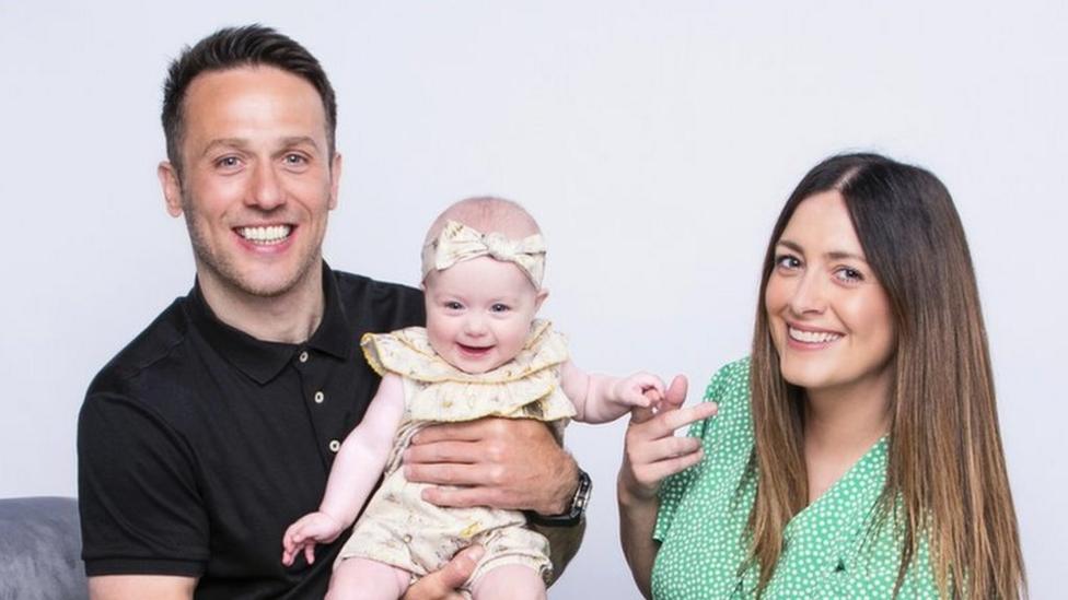 Hull man Gareth Davis dies two years after life-changing assault - BBC News