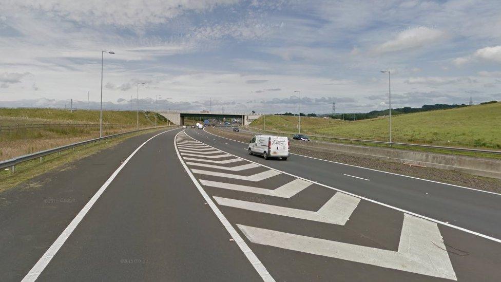 Man struck by lorry on Lanarkshire motorway - BBC News