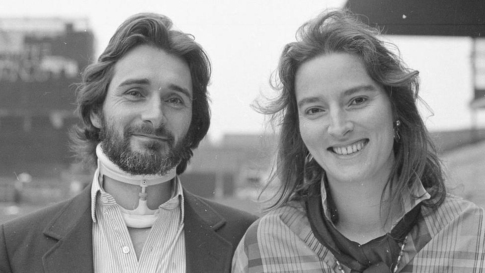 Slane Castle concerts: Man behind world famous gigs dies - BBC News