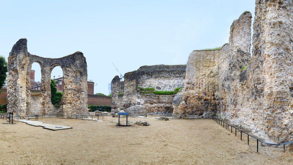 Reading Abbey Abbey ruins reopen after £3m repairs - BBC News