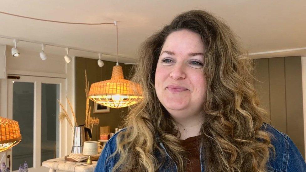 Road closure 'devastating' local trade in Lostwithiel - BBC News