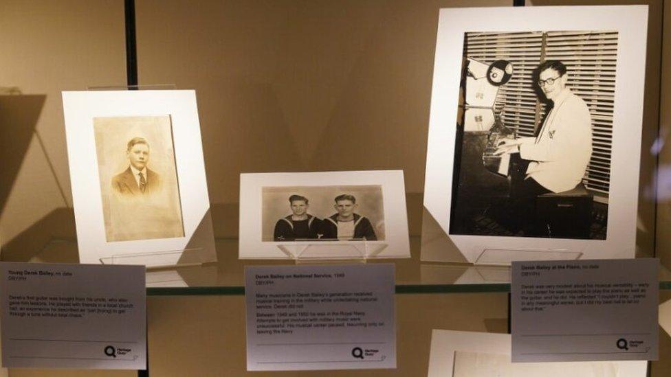 Derek Bailey: Guitar pioneer who tore up music's rulebook - BBC News