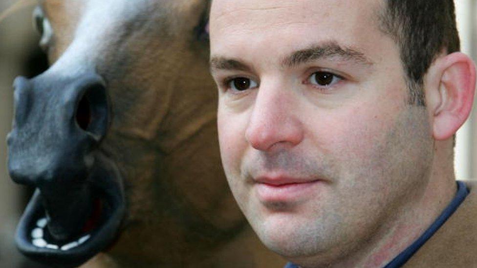 Money-saving teen Jordon Cox: From blogging to Berlin - BBC News