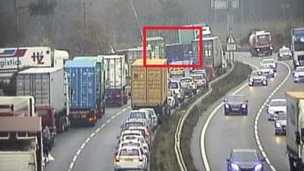 A14 at Nacton: Road blocked after lorry overturns - BBC News