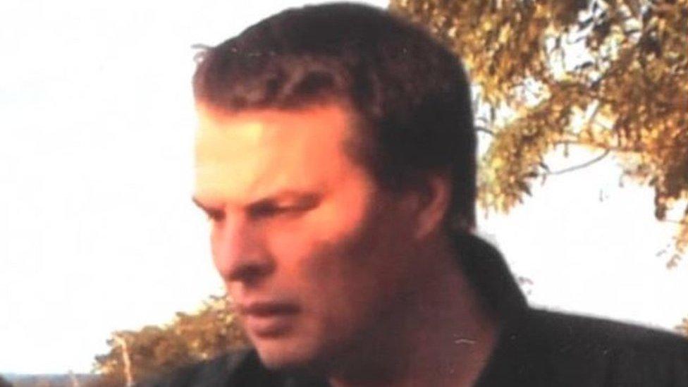 Darren Round: Reward doubled for information about canal murder - BBC News