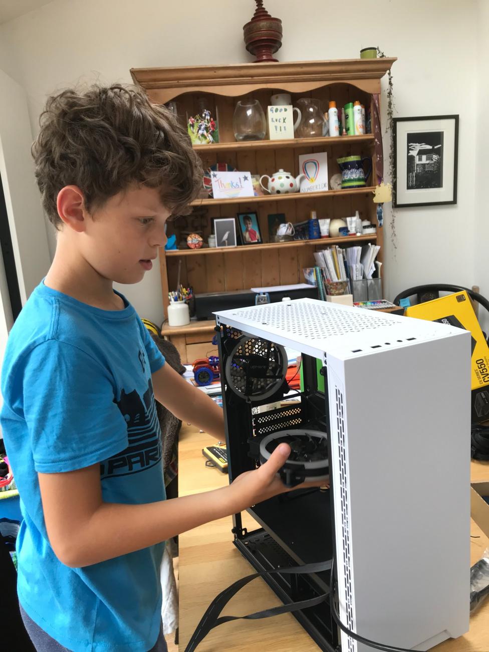 Twickenham coding genius swapping GCSEs for Silicon Valley - BBC News