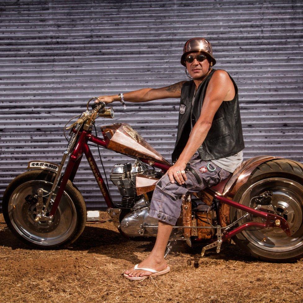 Motorcycle diaries: The new wave of Indian bikers - BBC News