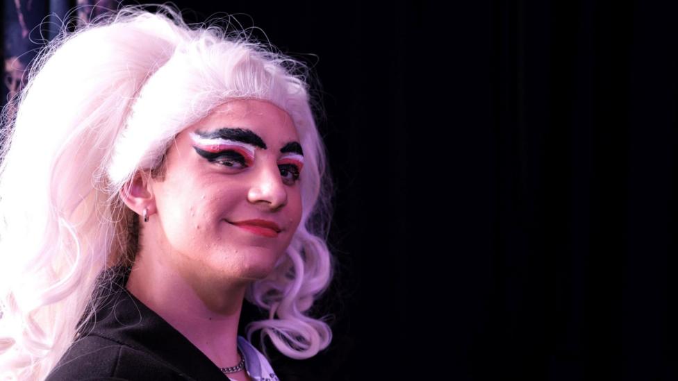Deaf drag queens' bid to keep gay sign language alive - BBC News