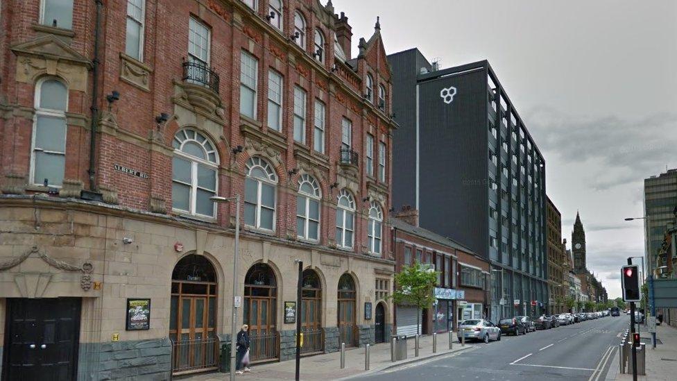 Man injured by car fleeing Middlesbrough police - BBC News