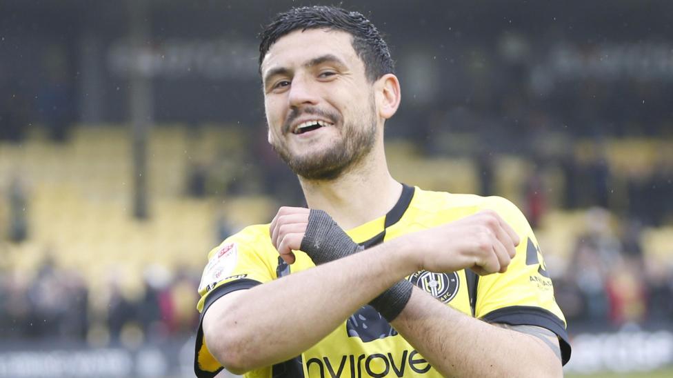 Harrogate Town: Anthony O'Connor signs new contract - BBC Sport