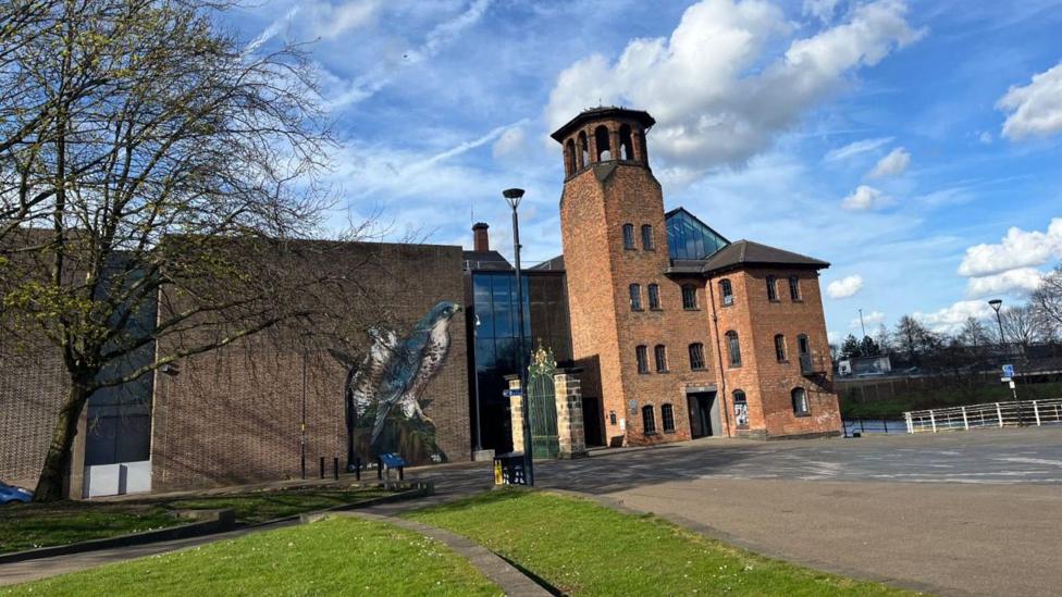 Project to survey at-risk buildings to be extended to Derby - BBC News