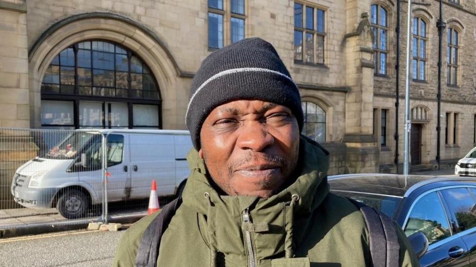 Edinburgh council to look into giving workers four-day week - BBC News