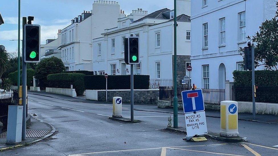 Social media one-way driver is wanted by police in Guernsey - BBC News
