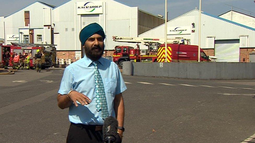 Birmingham fire: Crews still at Tyseley plastics factory blaze - BBC News