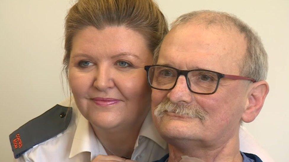 'Life-saving' 999 operator meets caller who tapped over phone - BBC News