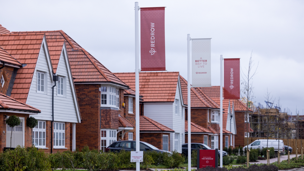 Barratt and Redrow £2.5bn merger agreed as monopoly fear allayed - BBC News