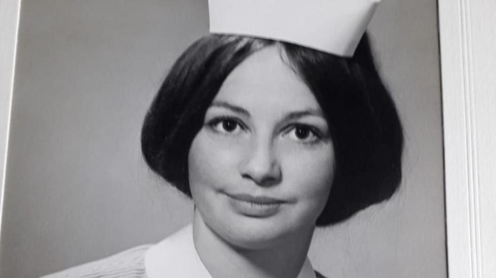 Somerset nurse who worked through Covid retires with award - BBC News