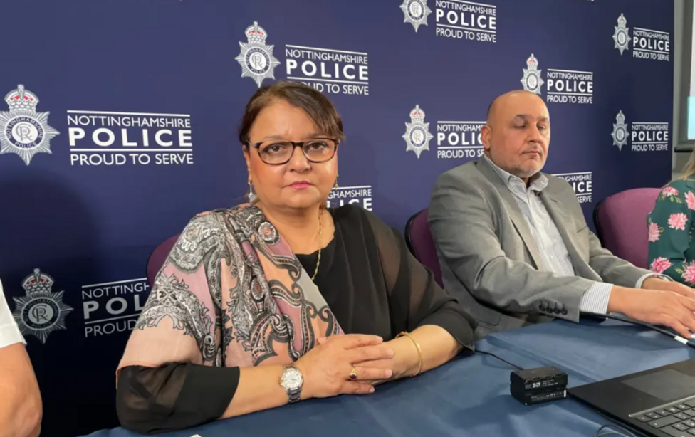 Five murder arrests over 1994 death of taxi driver - BBC News